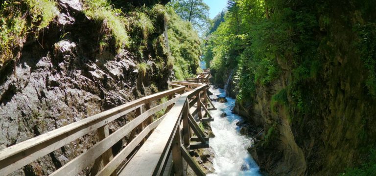 TOP soutěsky v Rakousku na dosah od Kaprunu | Krauzovi na cestách