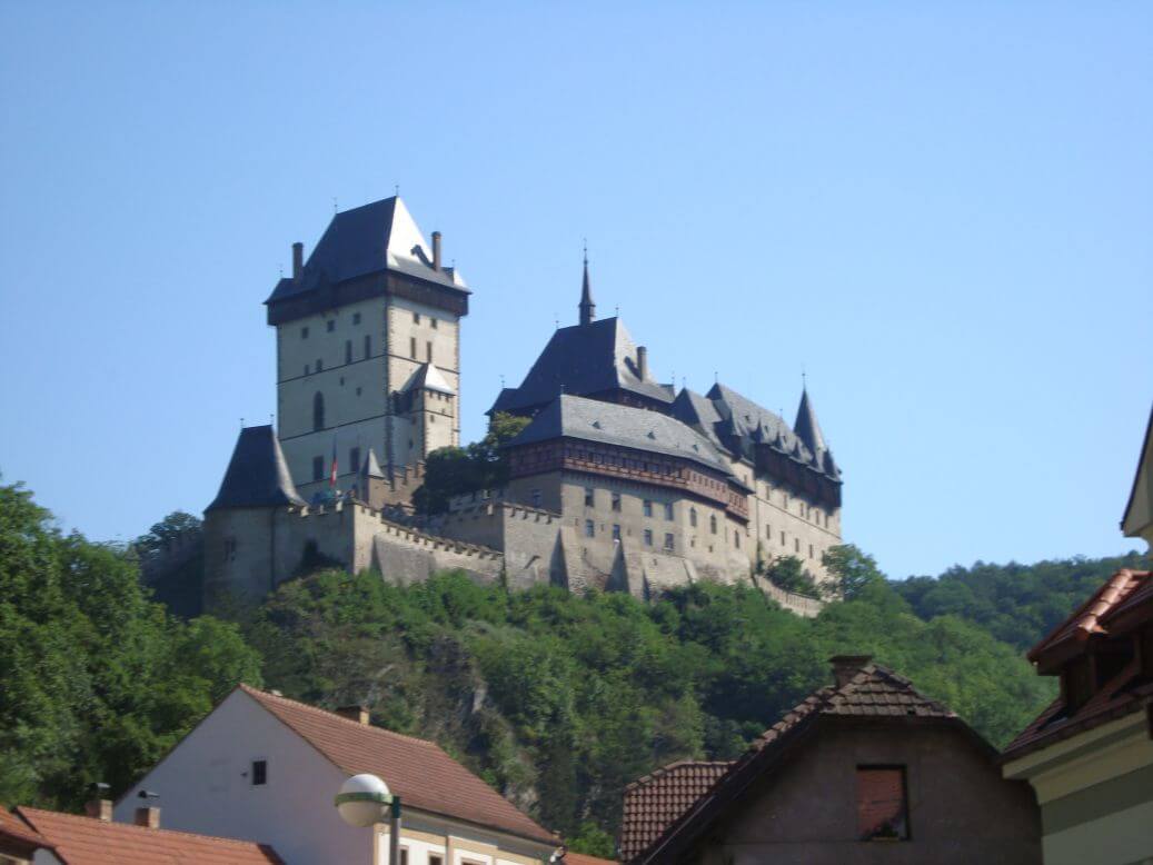 Hrad Karlštejn - nejnavštěvovanější hrad v Česku | Krauzovi na cestách